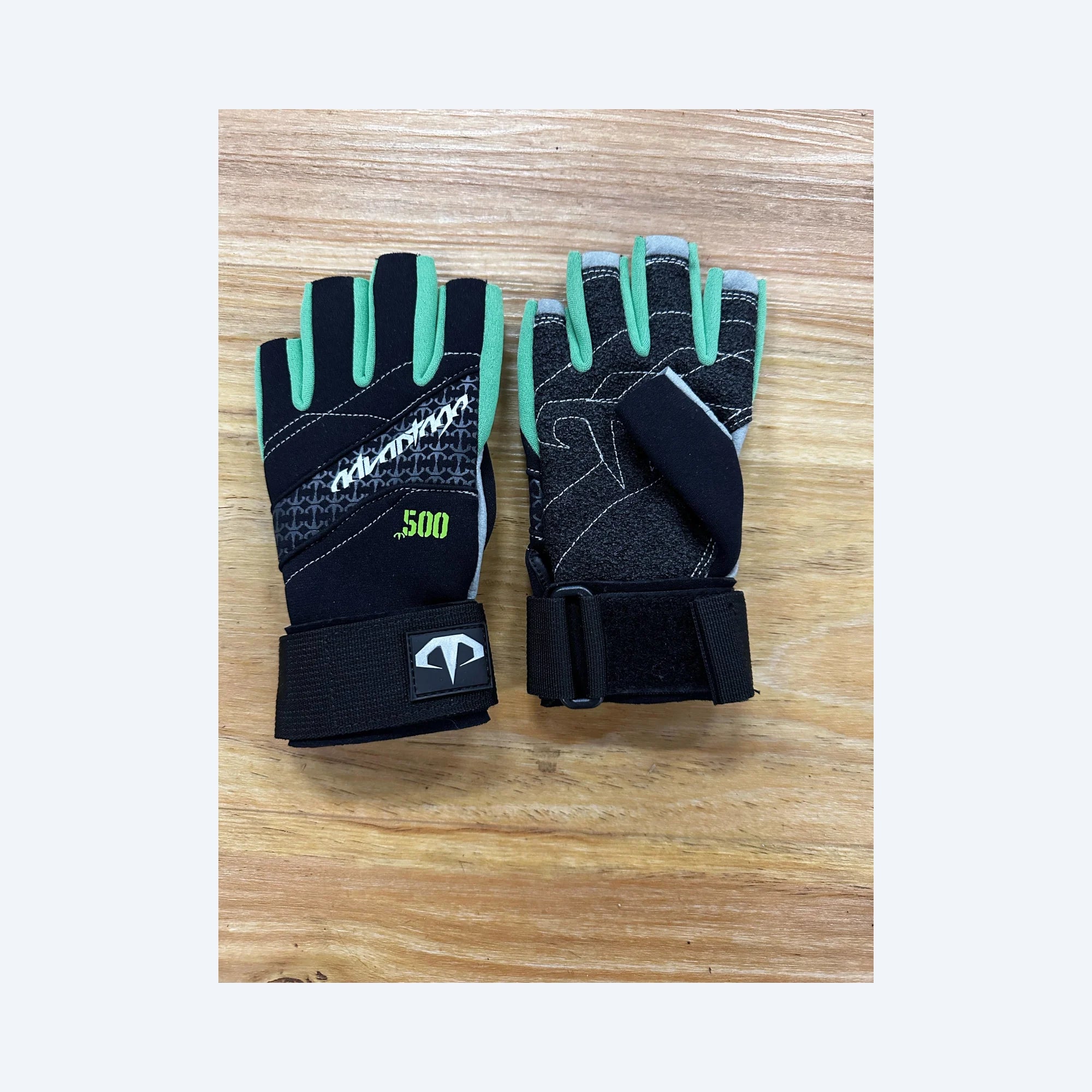 Advantage 500 JNR Glove – Deja Vu Ski & Board